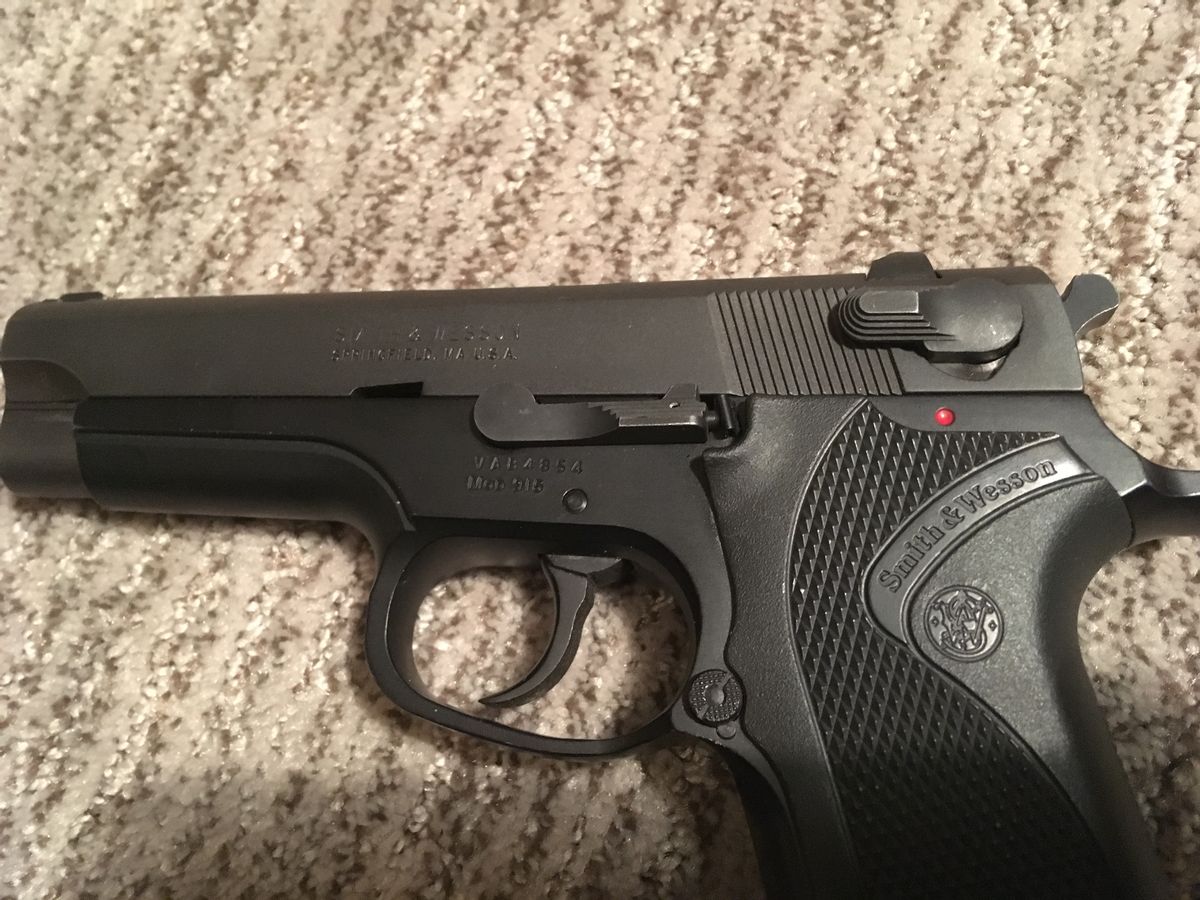 Smith & Wesson Model 915,Two 15 Round Magazines,4" Barrel,Excellent And ...